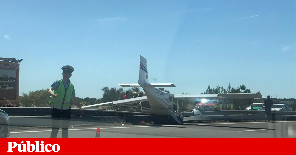 Avioneta aterra de emergência na A12 e embate em três carros | Pinhal ... Avioneta aterra de emergência na A12 e embate em três carros | Pinhal ...