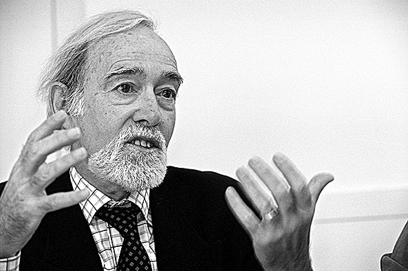 Morreu Vítor Alves, o capitão "diplomata" do 25 de Abril | Portugal ...