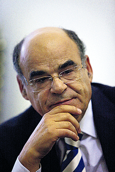 Director do SIED admite irregularidades nas "secretas" mas critica ...