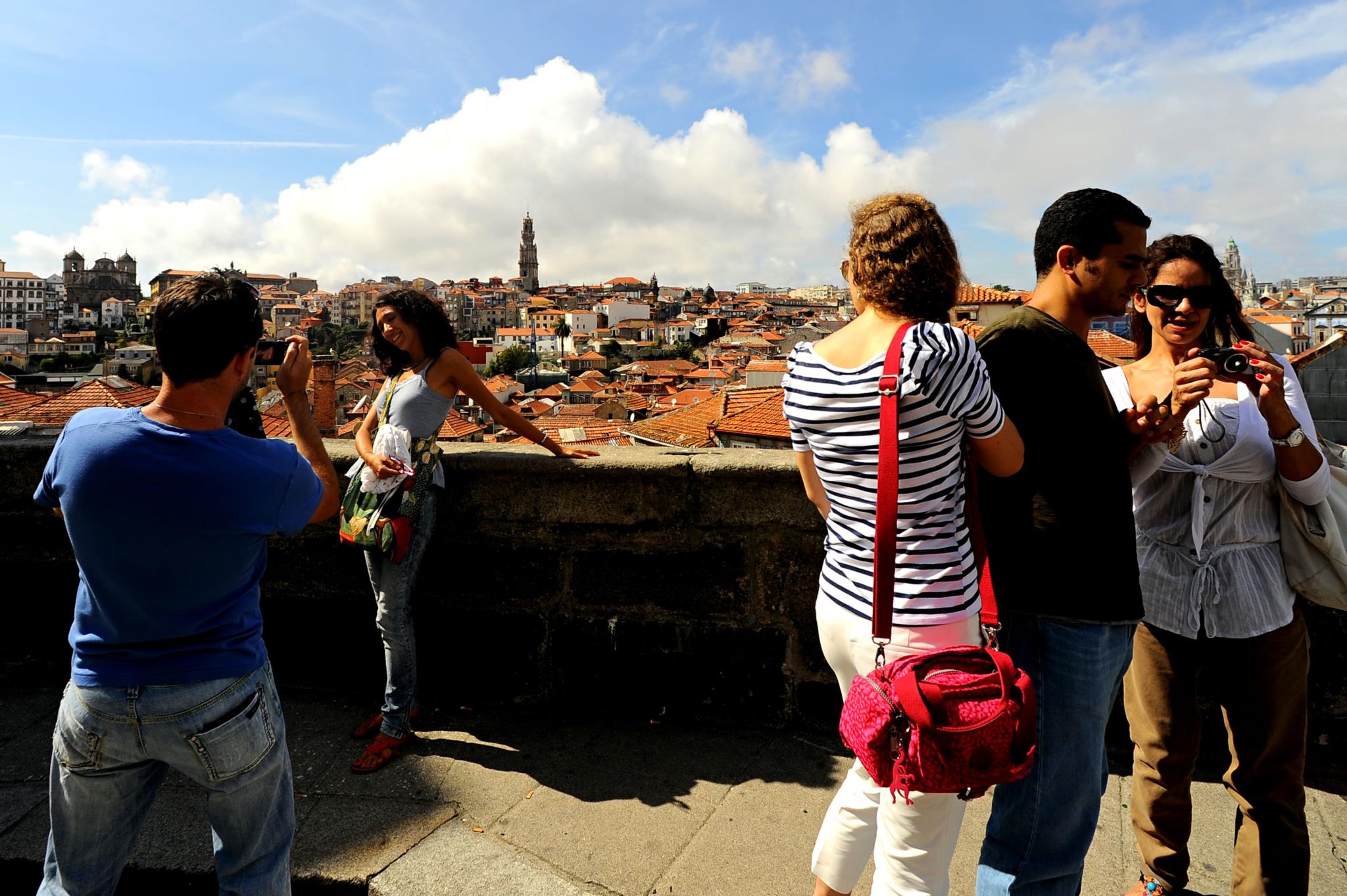 Turistas ficam mais tempo e gastam mais dinheiro no Porto e Norte de ...