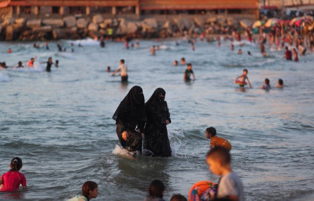 Pela primeira vez em anos, o mar está limpo na Faixa de Gaza - Life&Style