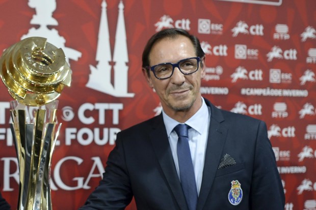 Fernando Gomes (1956-2022), o bibota, morreu aos 66 anos - Life&Style