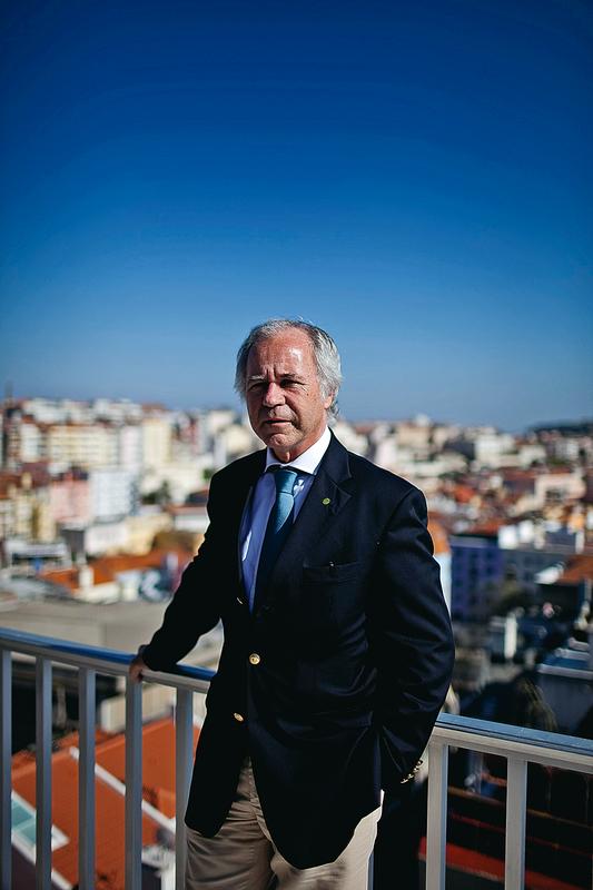 A presidência do Sporting é um lugar difícil e Godinho Lopes não foge à ...
