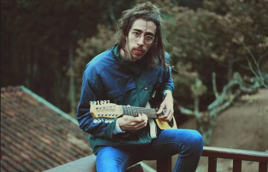 Tim Bernardes ao vivo no auditório do PÚBLICO | Música | PÚBLICO