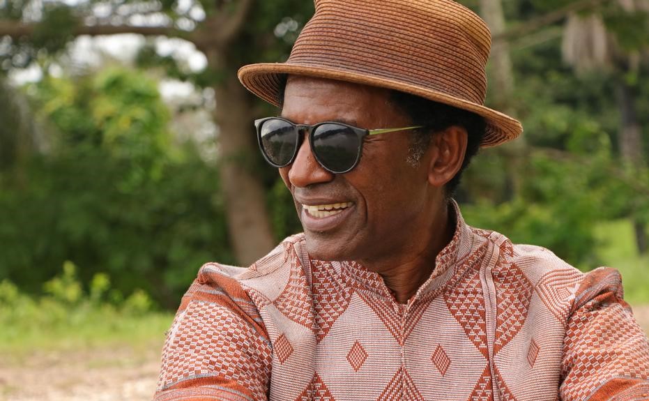 Zé Manel ao vivo no auditório do PÚBLICO | Música | PÚBLICO