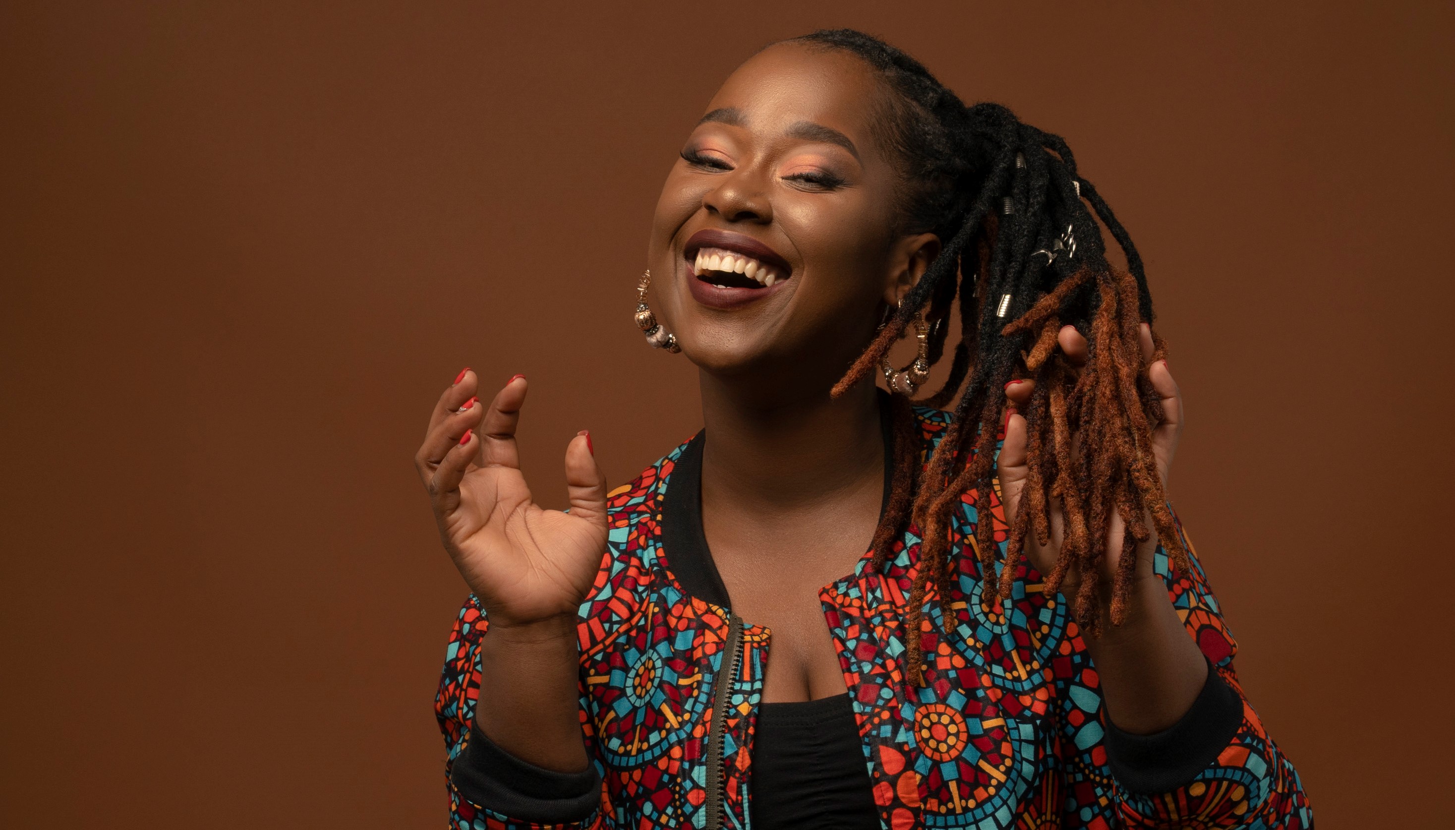 Elida Almeida estreia “Gerasonobo” com um concerto nas redes sociais ...