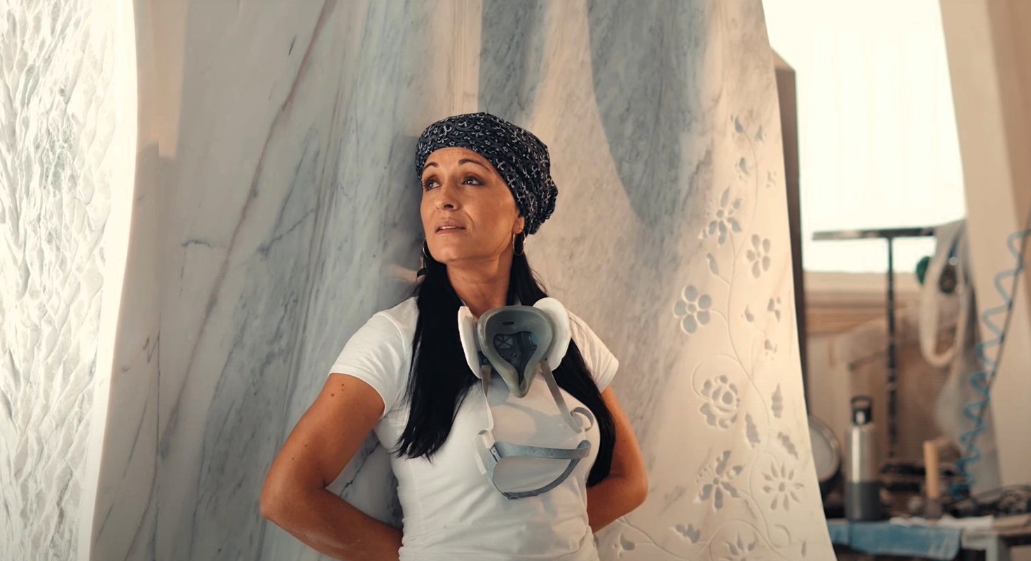 De “alma e cinzel”, Cristina Maria molda os seus fados “Entre a Pedra e ...